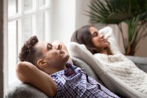 10 Health Benefits Of Cuddling: Cuddle For Better Health | MFine